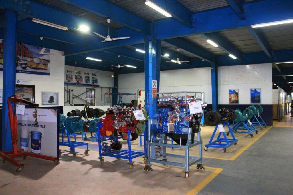 Heavy motor vehicles action learning lab: Ashok Leyland - Centurion ...